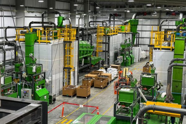 Redwood Materials Kicks Off Operations at $3.5 Billion Battery ...